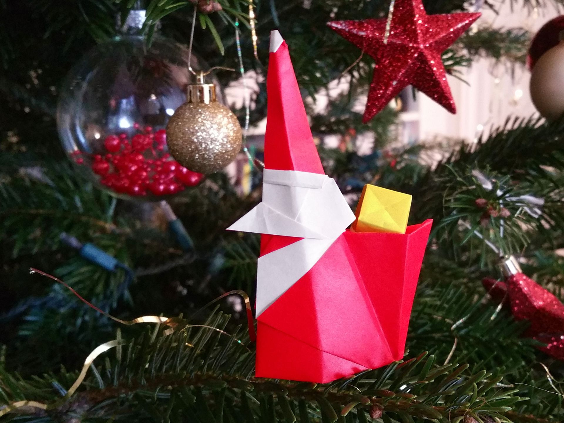 Origami Smiling Santa Claus pictures